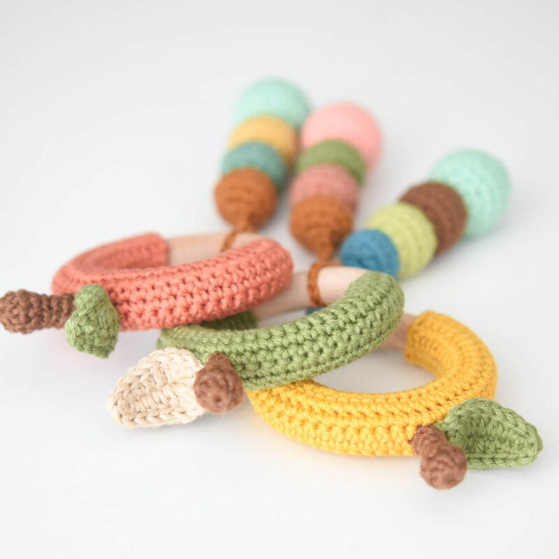 Apple worm rattle - amigurumi pattern | Teething ring, baby rattle ...