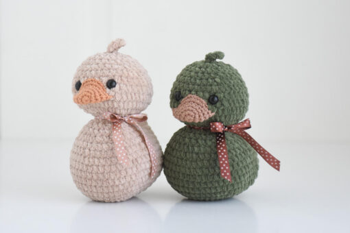 Little Duckling - Free Amigurumi Duck Pattern (Soft Chenille Yarn ...